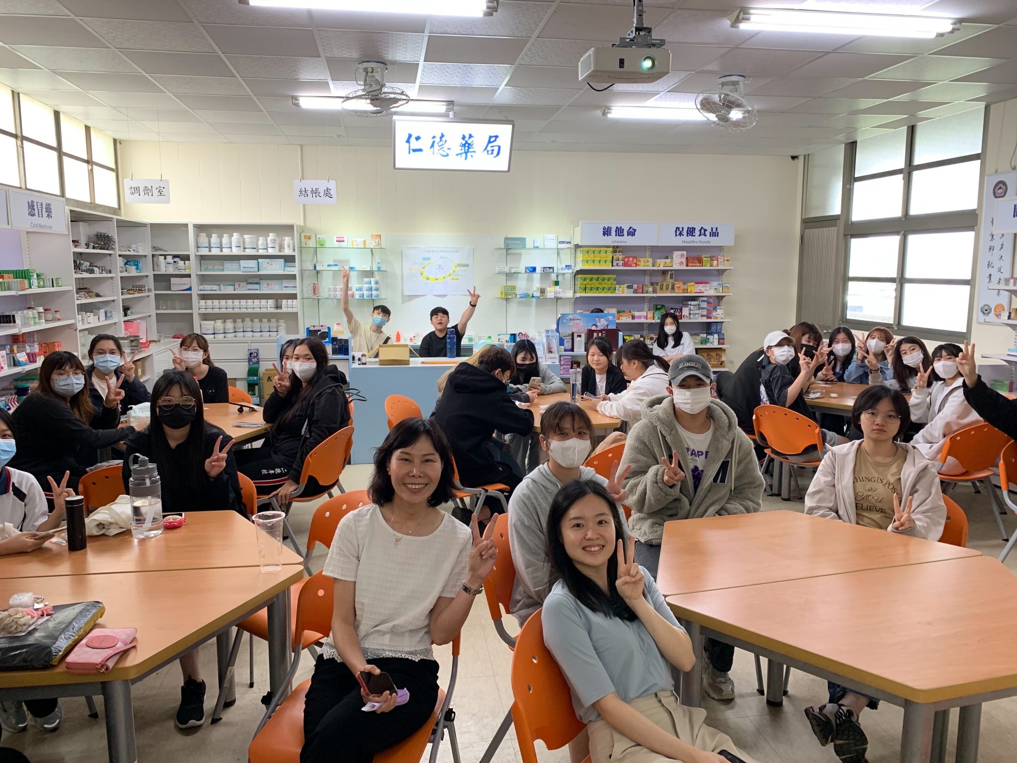 AstraZeneca 生物製藥公司（AZ 疫苗公司）至本科舉辦project iDea學生競賽活動宣導與實習機會說明會 – 生技製藥經營管理科